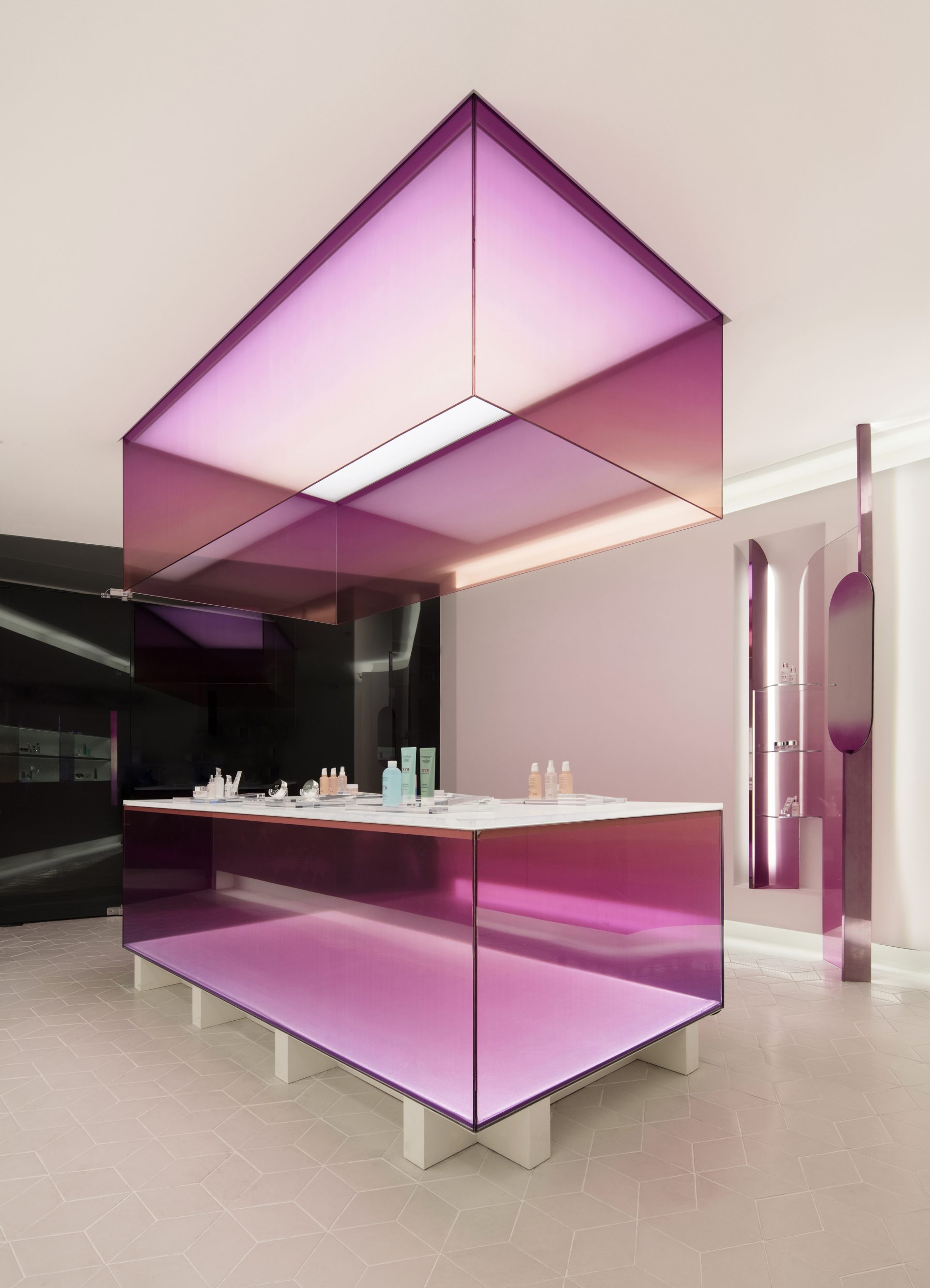 XYZ FORMULA FLAGSHIP STORE WGNB
